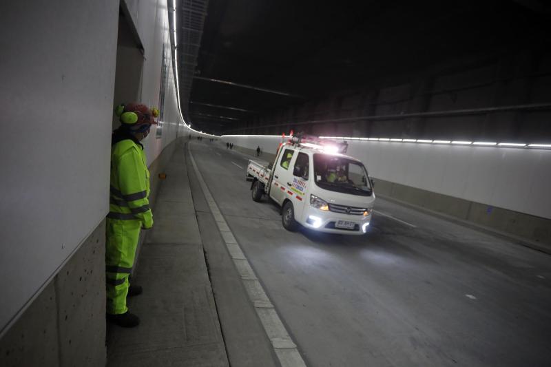 MOP cierra tramo de Autopista Vespucio Oriente por filtraciones MOP cierra tramo de Autopista Vespucio Oriente por filtraciones