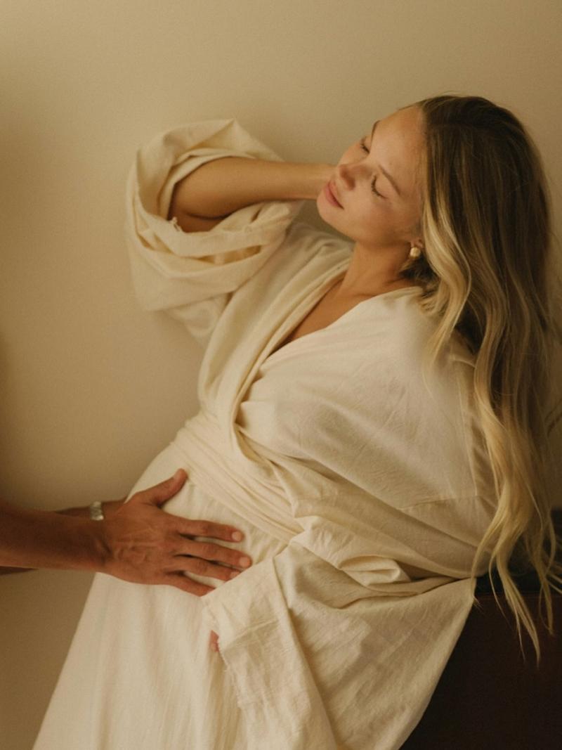 Pareja de Alexis Sánchez sorprende con fotos de su embarazo