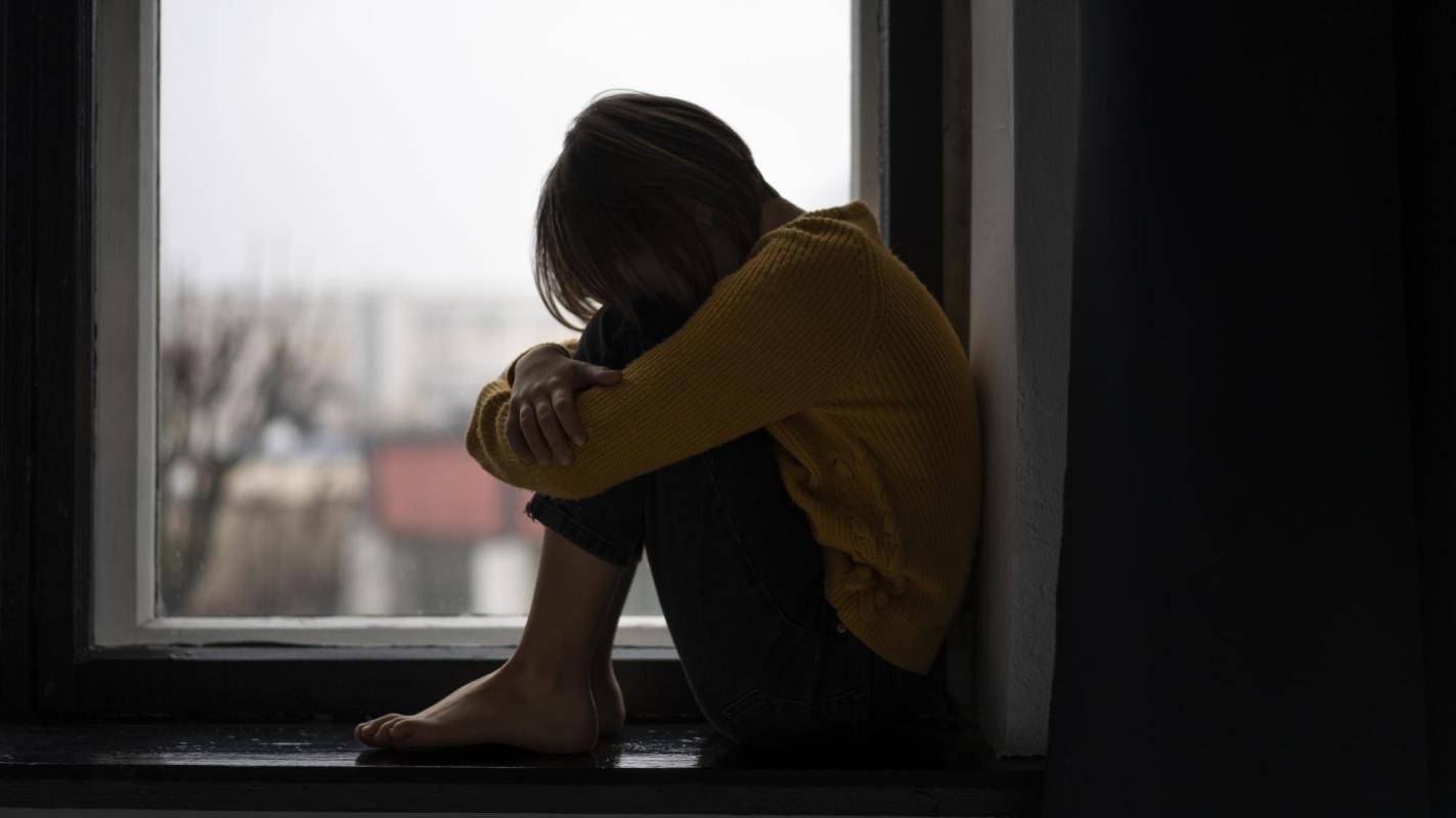 Joven afirma que ChatGPT le detalló formas de quitarse la vida