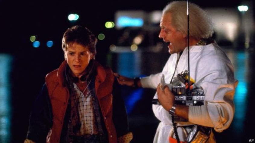 “Volver al Futuro” y el viaje al pasado de Marty McFly cumplen 30 años ... “Volver al Futuro” y el viaje al pasado de Marty McFly cumplen 30 años ...