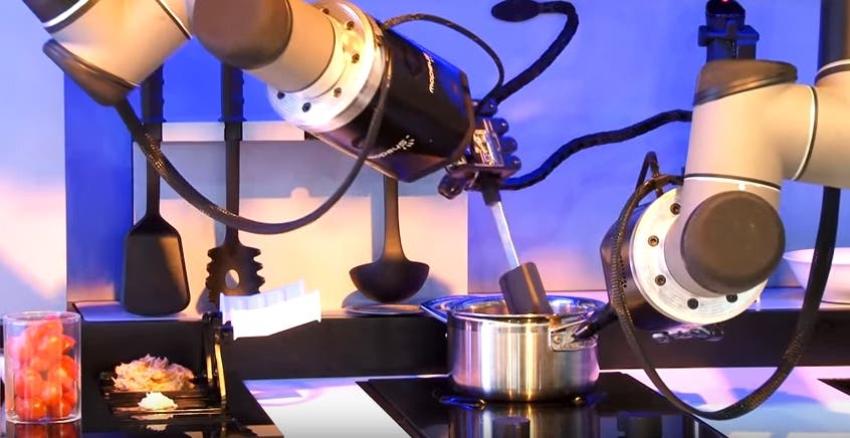 [VIDEO] El "robot chef" que cocina y lava la loza