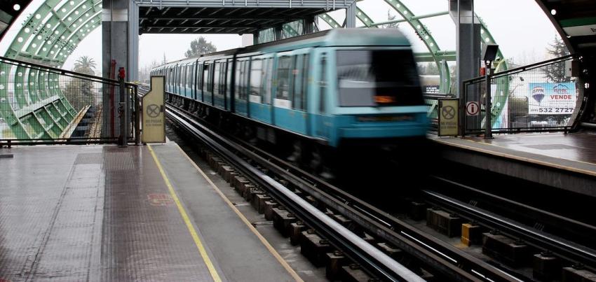 Línea 5 del Metro de Santiago funciona con varias interrupciones