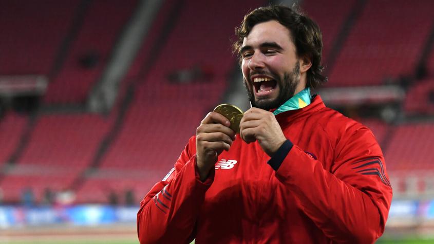 Cumplió su apuesta: Lucas Nervi se tiñe el pelo rosado tras ganar el ...