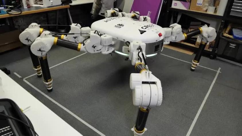 Conoce al robot arácnido que podría construir estructuras en la Luna | T13