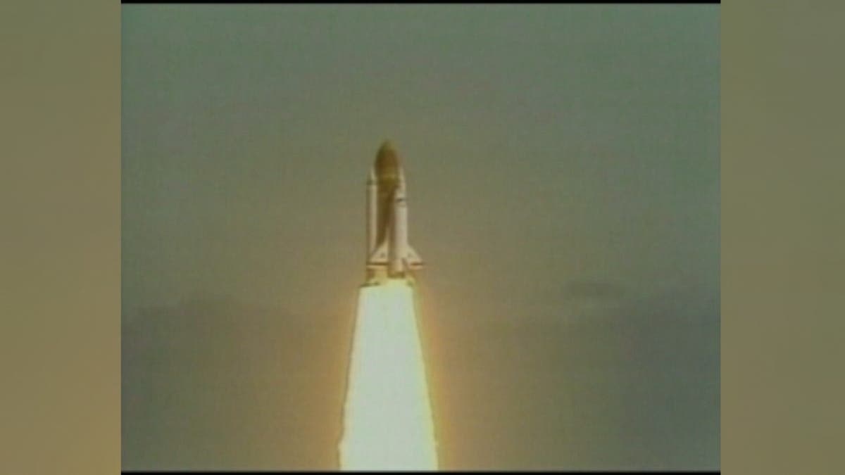 Transbordador Espacial Challenger Gif @RadioBelcha's Video Tweet